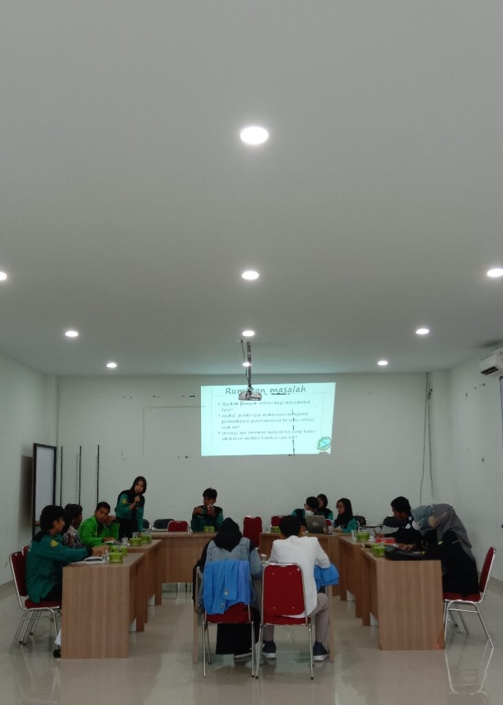 MAHASISWA HIMA AKUNTANSI UMRI GELAR FOCUS GROUP DISCUSSION DENGAN TEMA ...